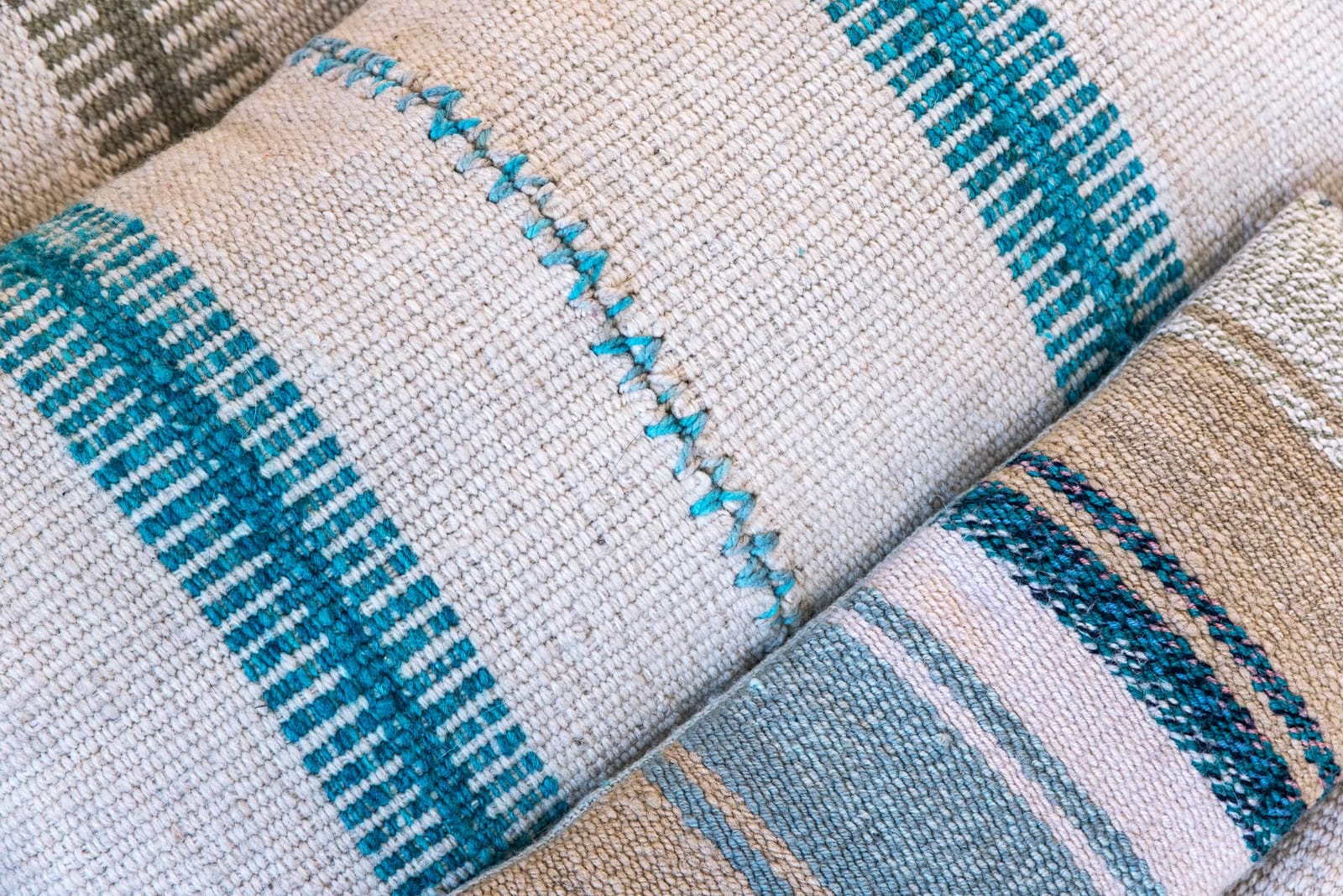 The Bolivian Textiles of Andi'Art - THE KINDCRAFT