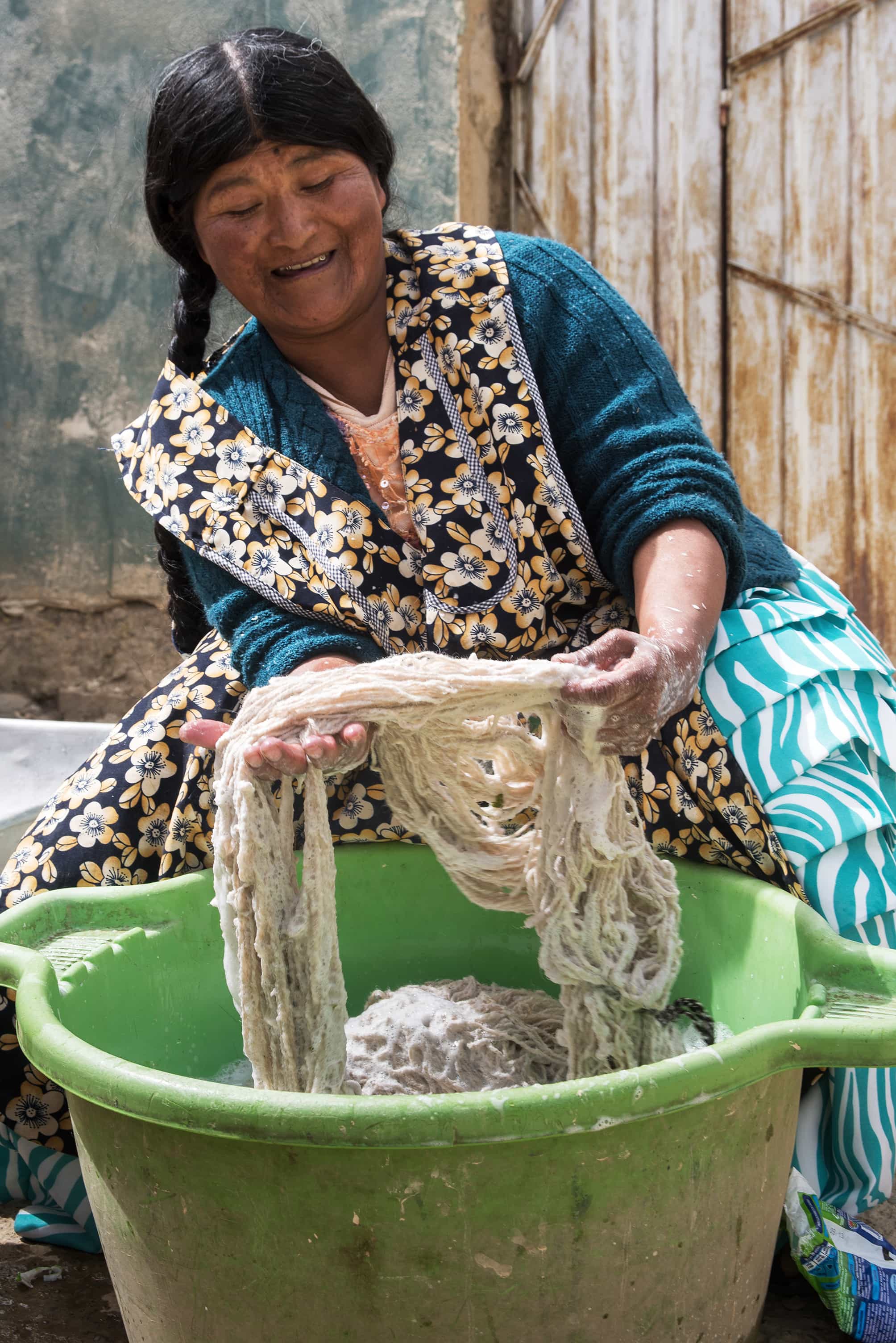 The Bolivian Textiles of Andi'Art - THE KINDCRAFT