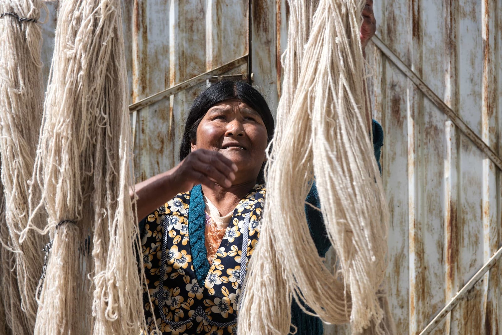 The Bolivian Textiles of Andi'Art - THE KINDCRAFT