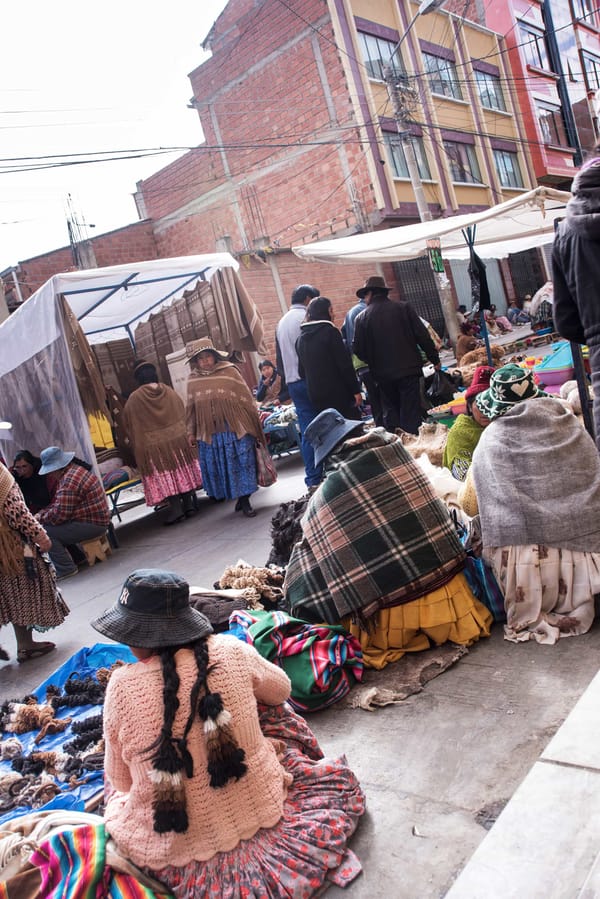 The Bolivian Textiles of Andi'Art - THE KINDCRAFT